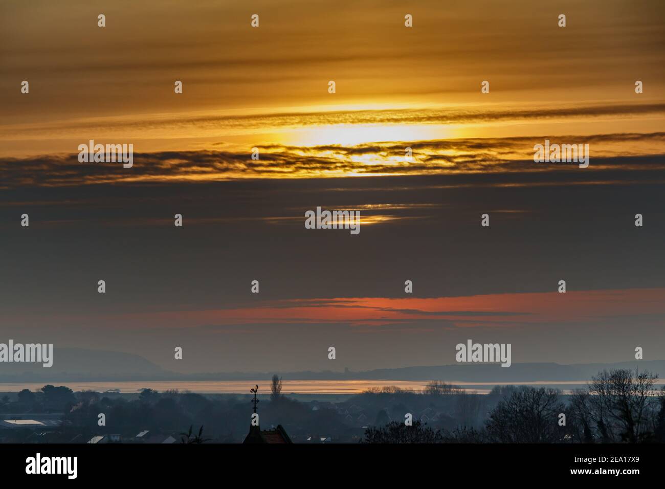 Sunset over the Bristol channel Stock Photo - Alamy