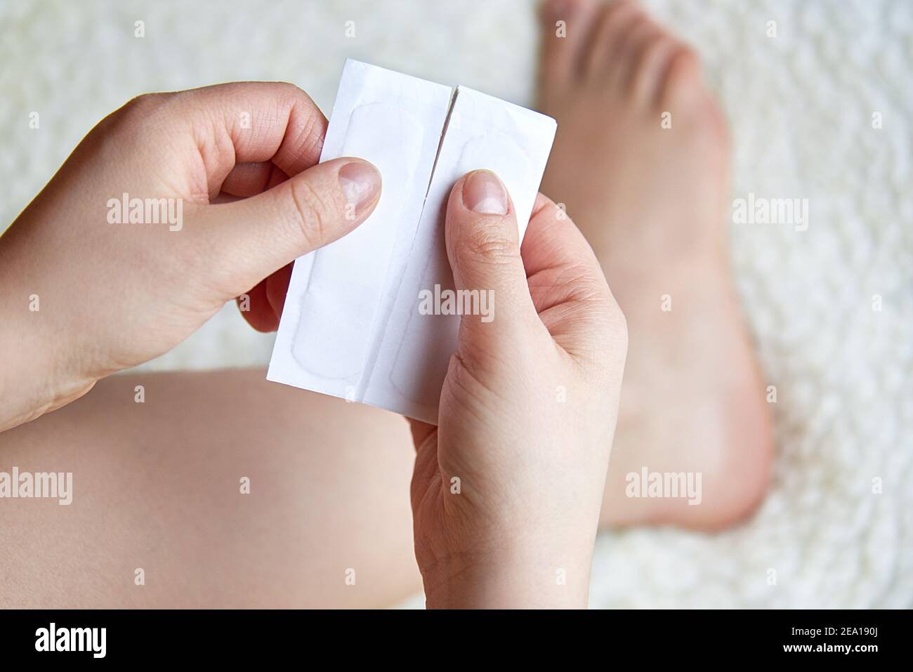 Tissue adhesive plaster hi-res stock photography and images - Alamy