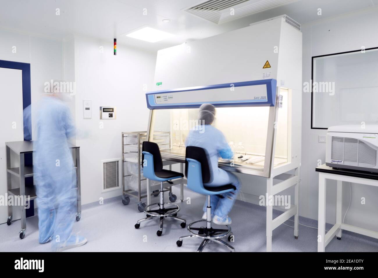 UK Science Vaccine Laboratory Stock Photo - Alamy