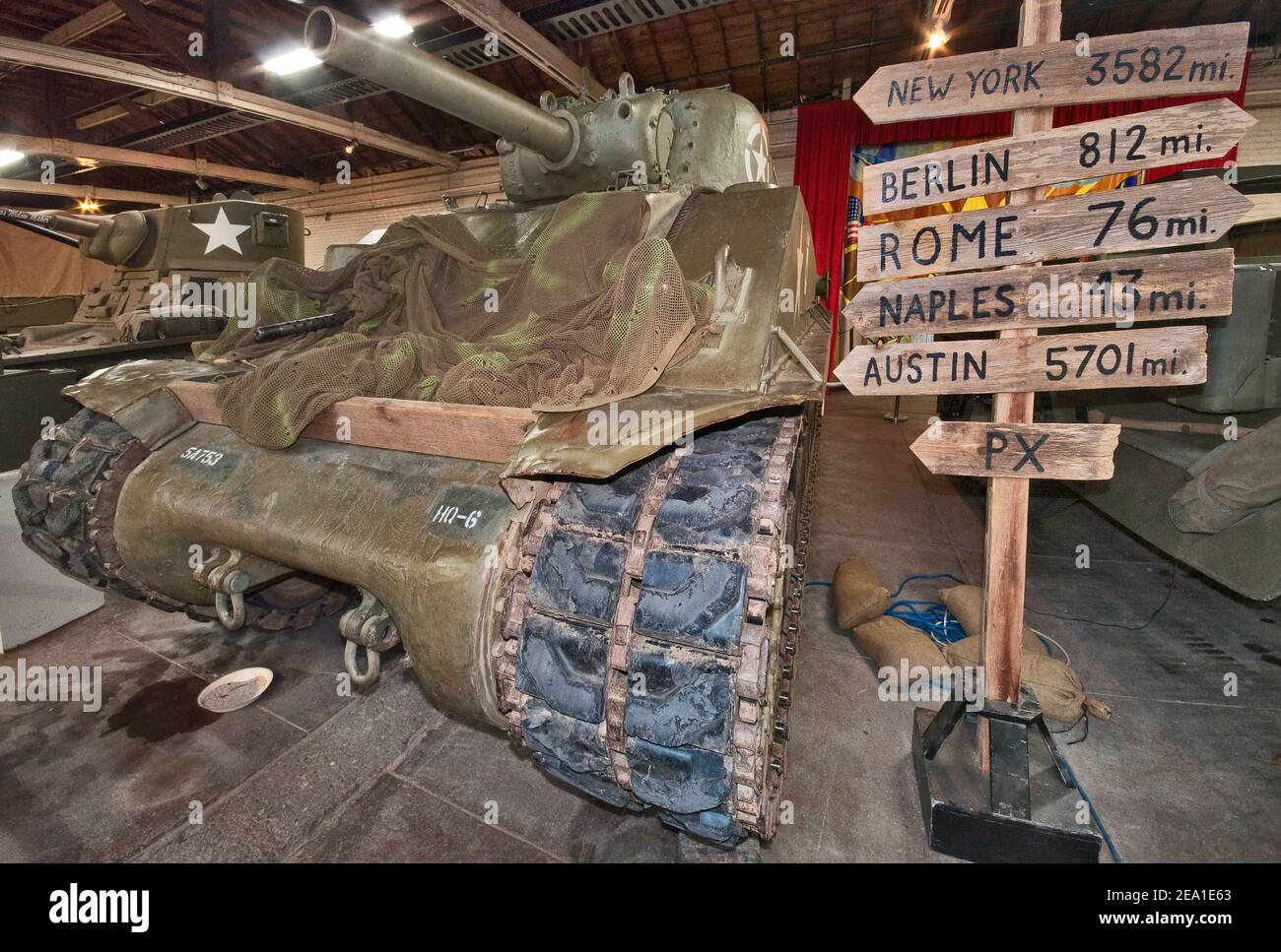 M4a3 105 sherman tank hi-res stock photography and images - Alamy