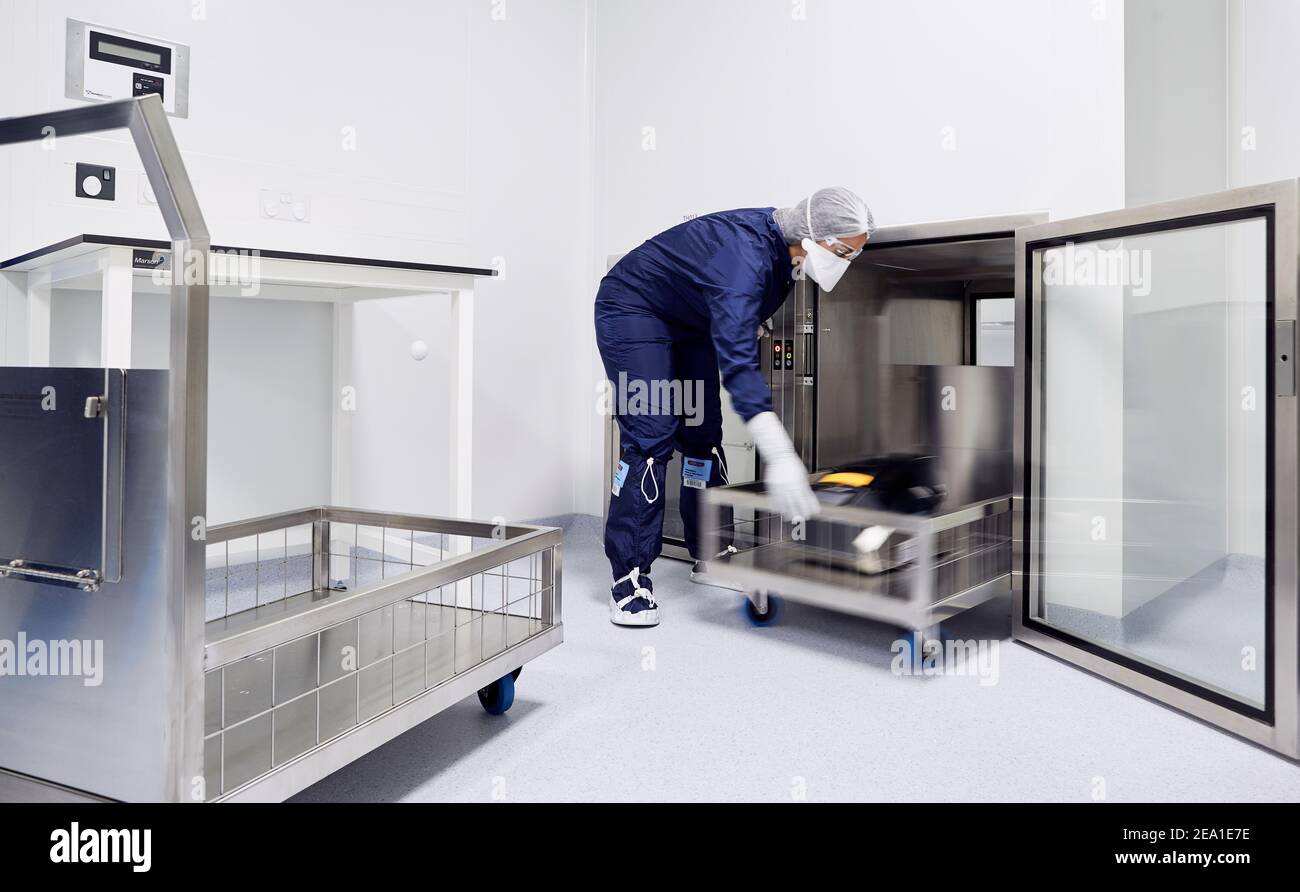 UK Science Vaccine Laboratory Stock Photo - Alamy