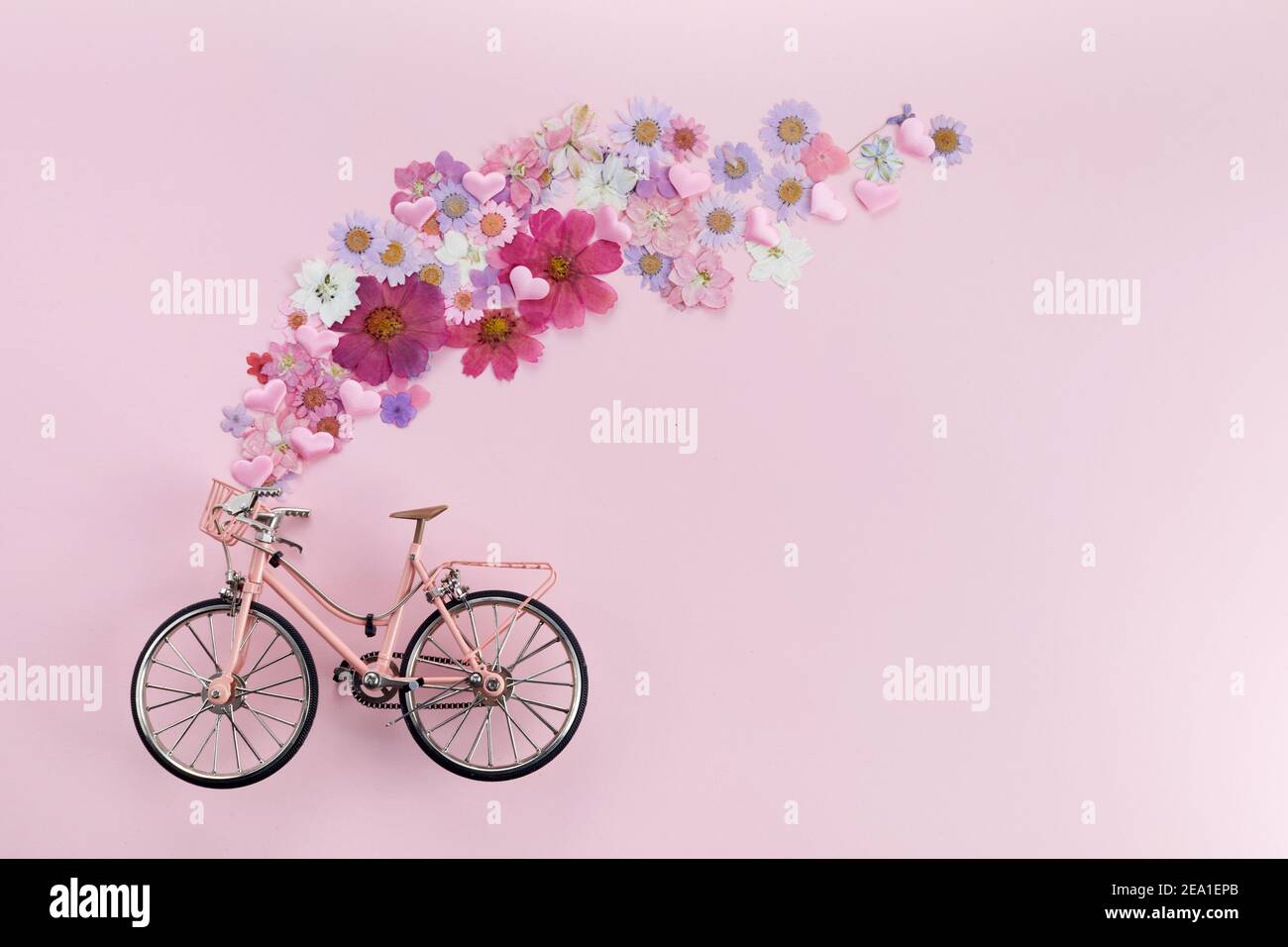 Retro pink bike hi-res stock photography and images - Alamy
