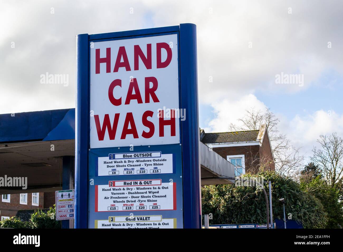 Hand car wash sign hi-res stock photography and images - Alamy