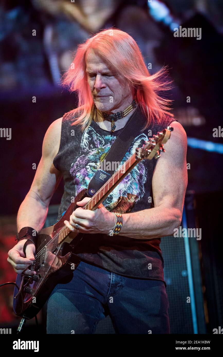 Steve Morse of Deep Purple performs live on stage at the O2 Arena ...