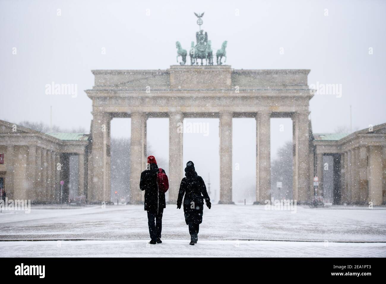 Berlin, Berlin, Germany. 7th Feb, 2021. People can be seen in front of ...