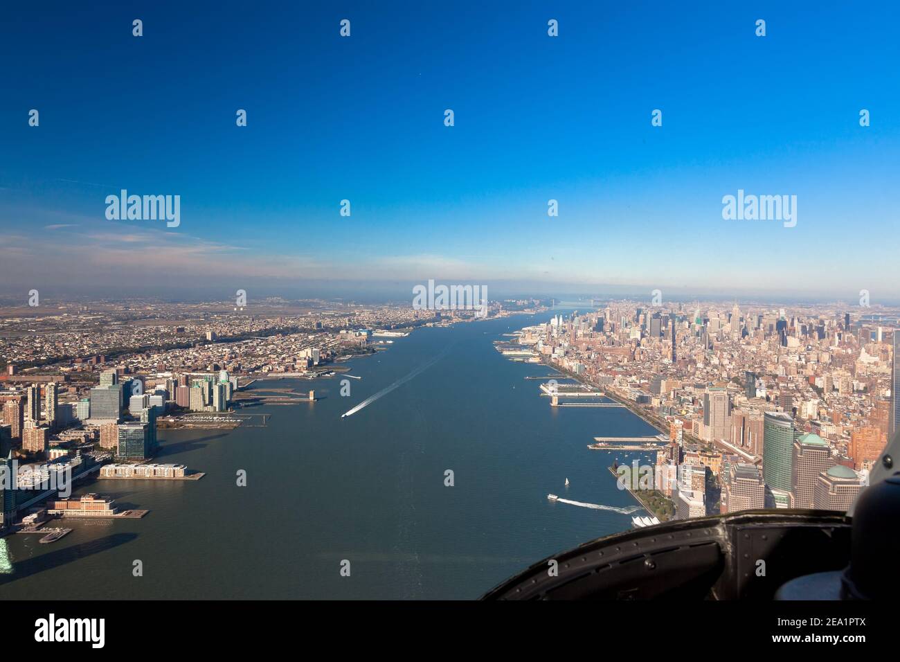 Nyc from above heli aerial hi-res stock photography and images - Alamy