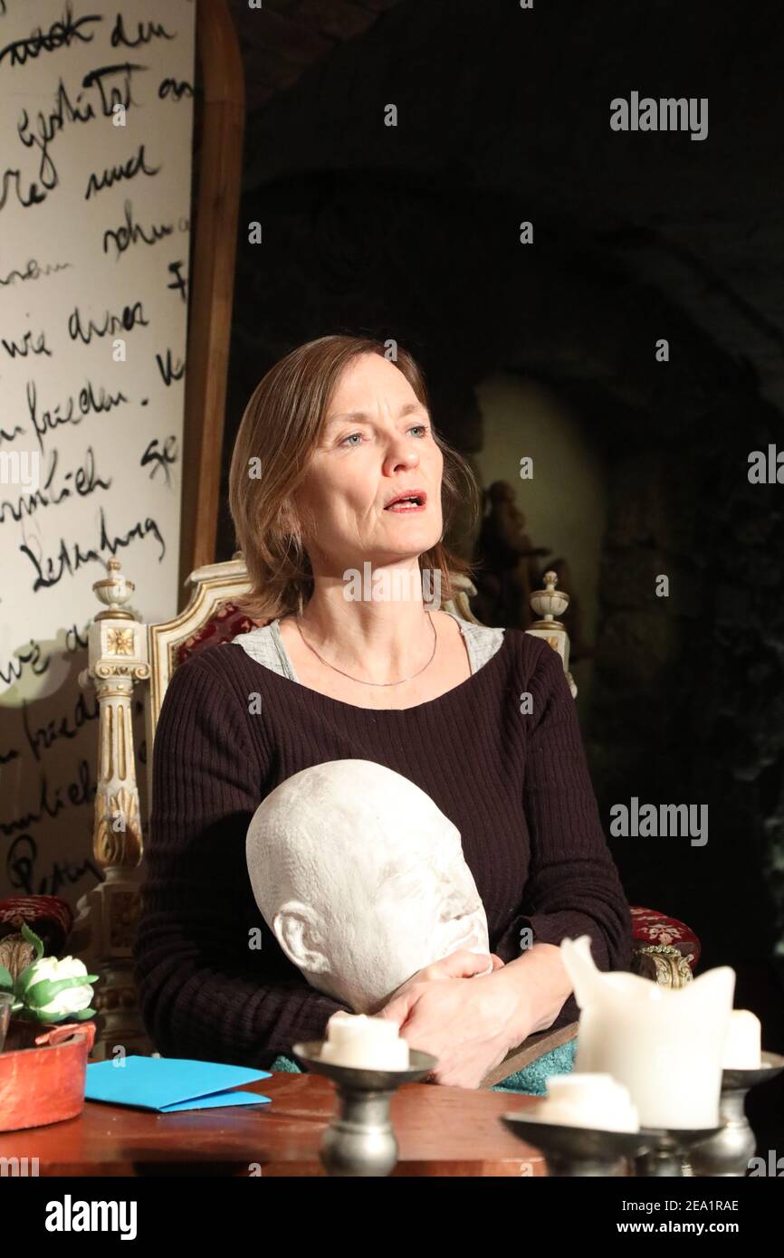 Josephine Hoppe (Tochter von Rolf Hoppe) bei der Aufzeichnung der ...