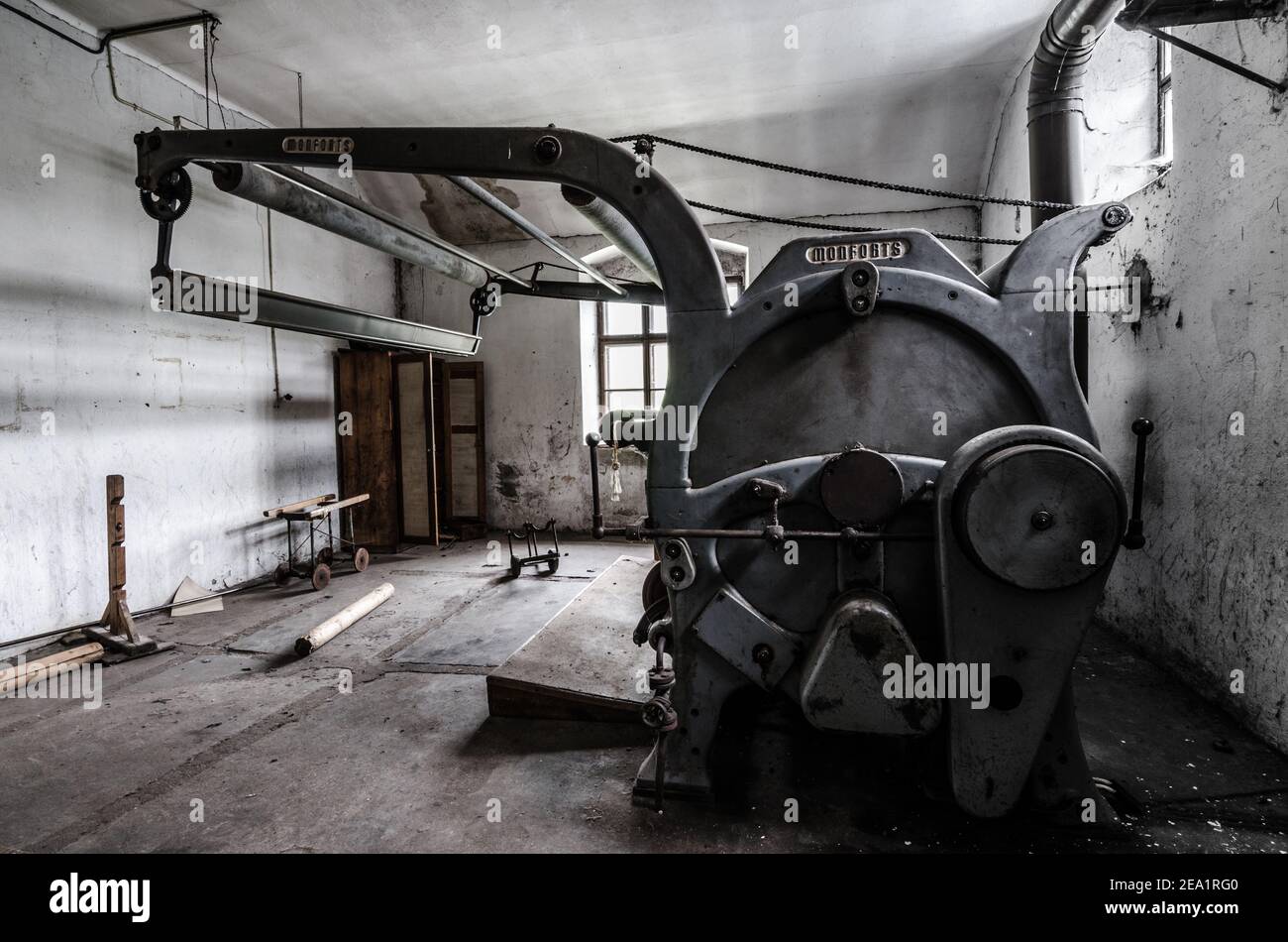 big old machine in a factory Stock Photo - Alamy