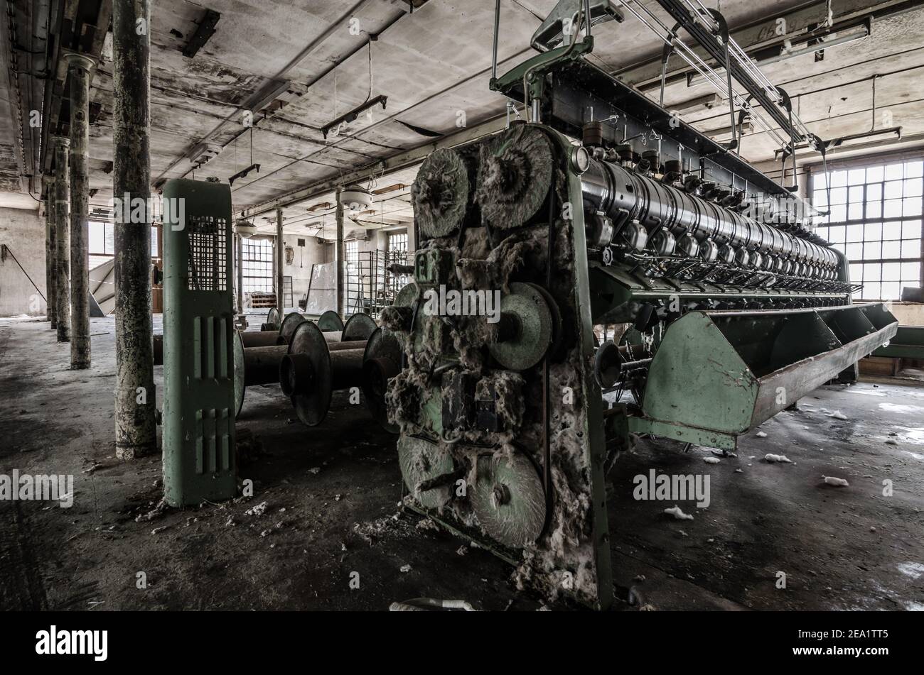 Big machines hi-res stock photography and images - Alamy