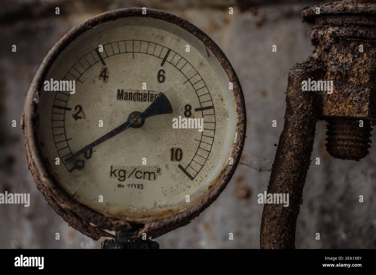 Old manometer hi-res stock photography and images - Alamy