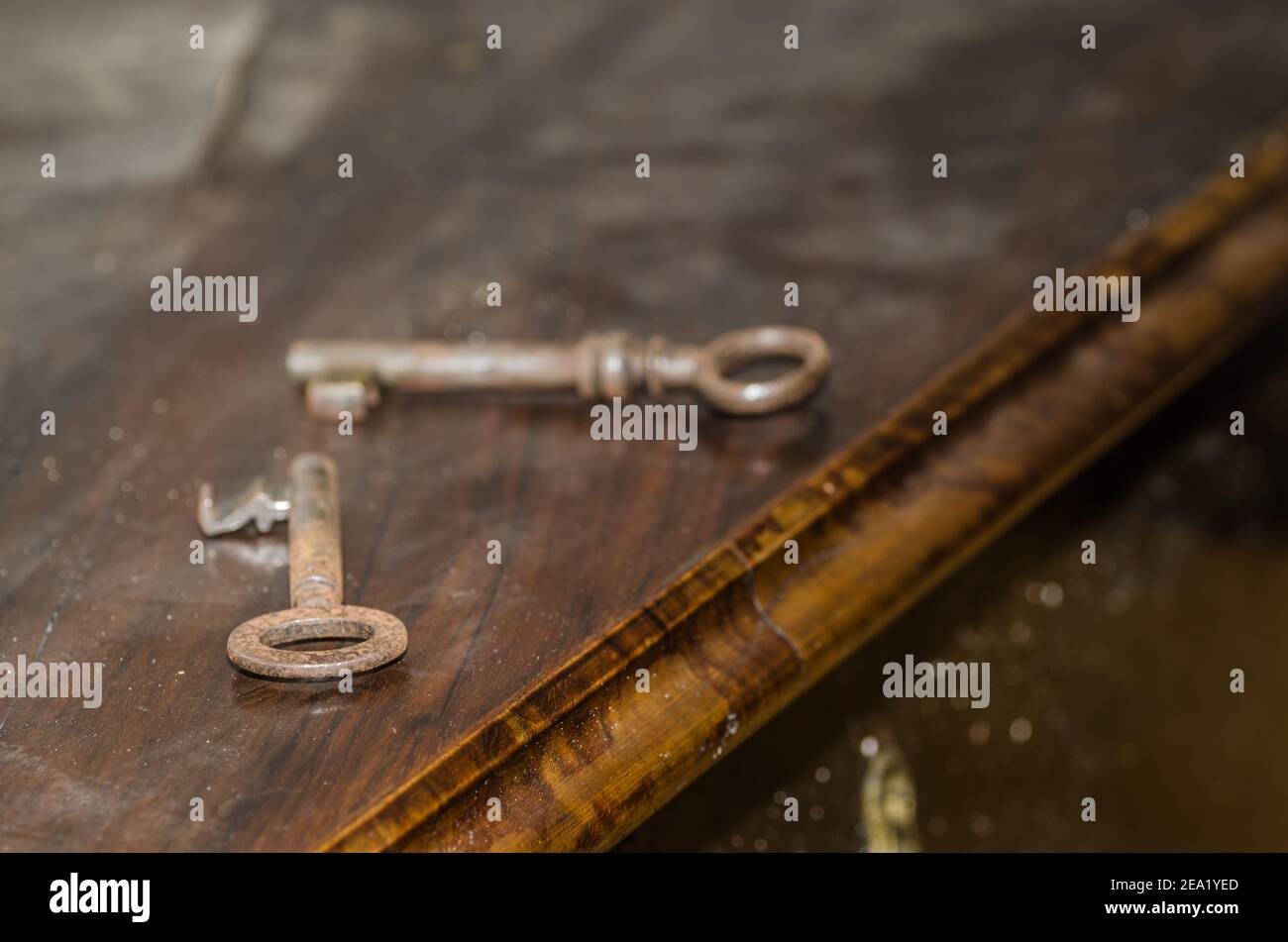 Leaving the house keys hi-res stock photography and images - Alamy
