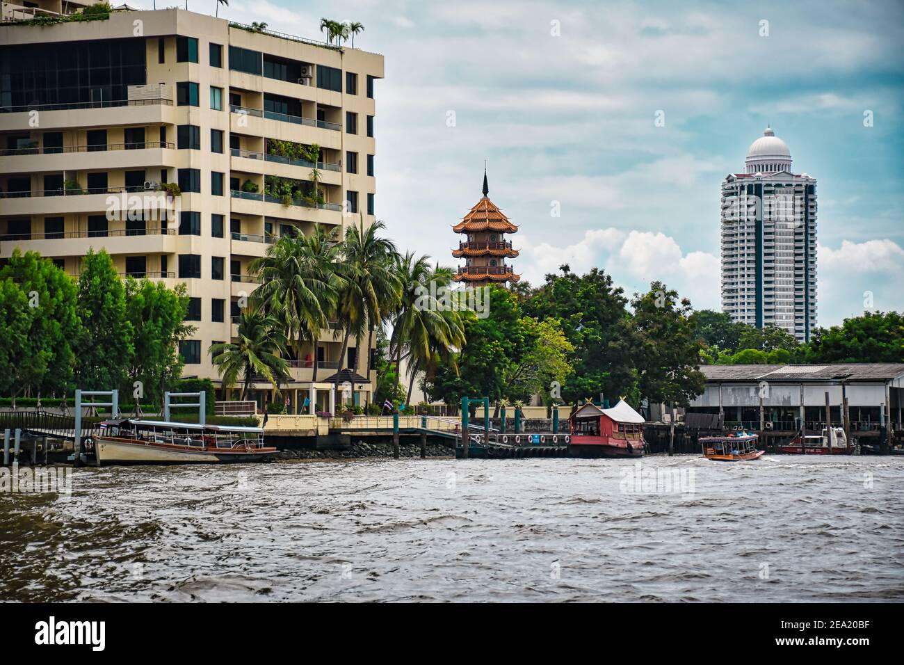 Traditional thai houses hi-res stock photography and images - Alamy