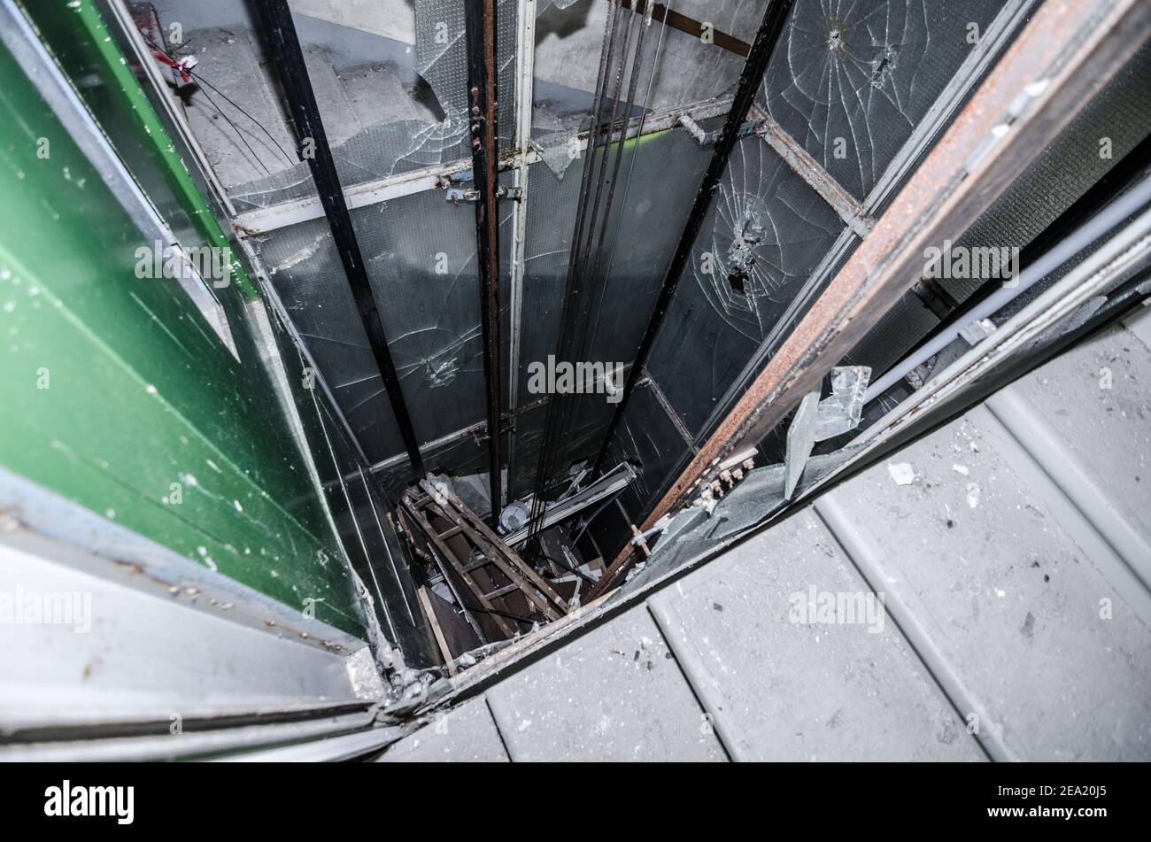 old destroyed lift in a residential house Stock Photo - Alamy
