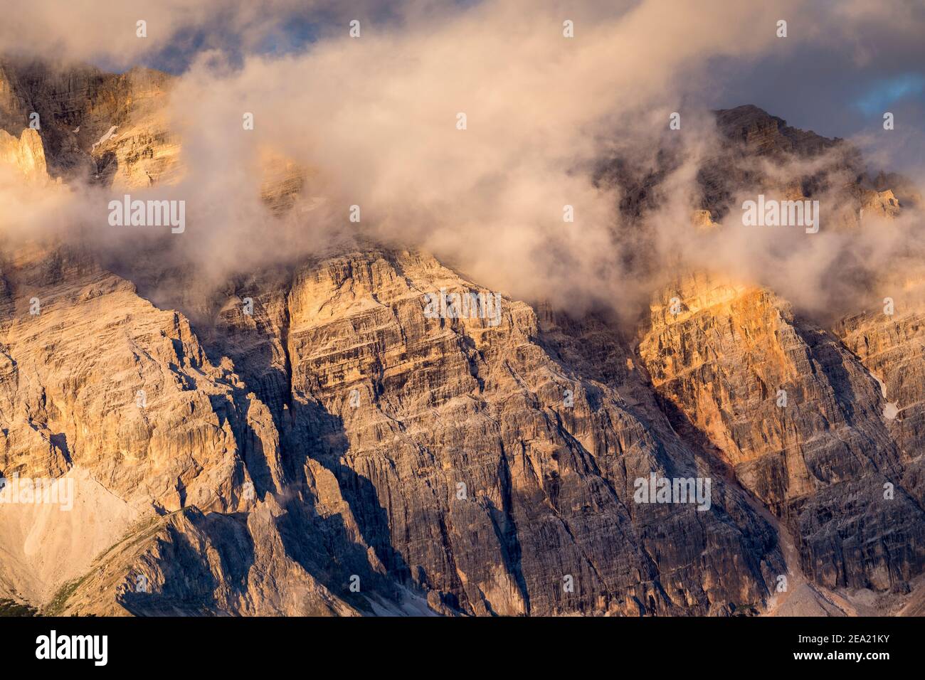 Moutnain sunset hi-res stock photography and images - Alamy