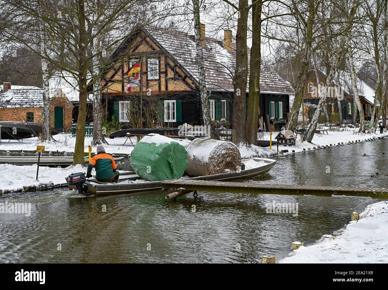 Hay barge hi-res stock photography and images - Alamy