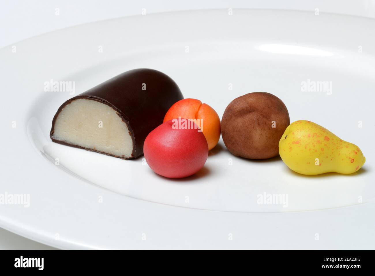 Marzipan fruit hi-res stock photography and images - Alamy