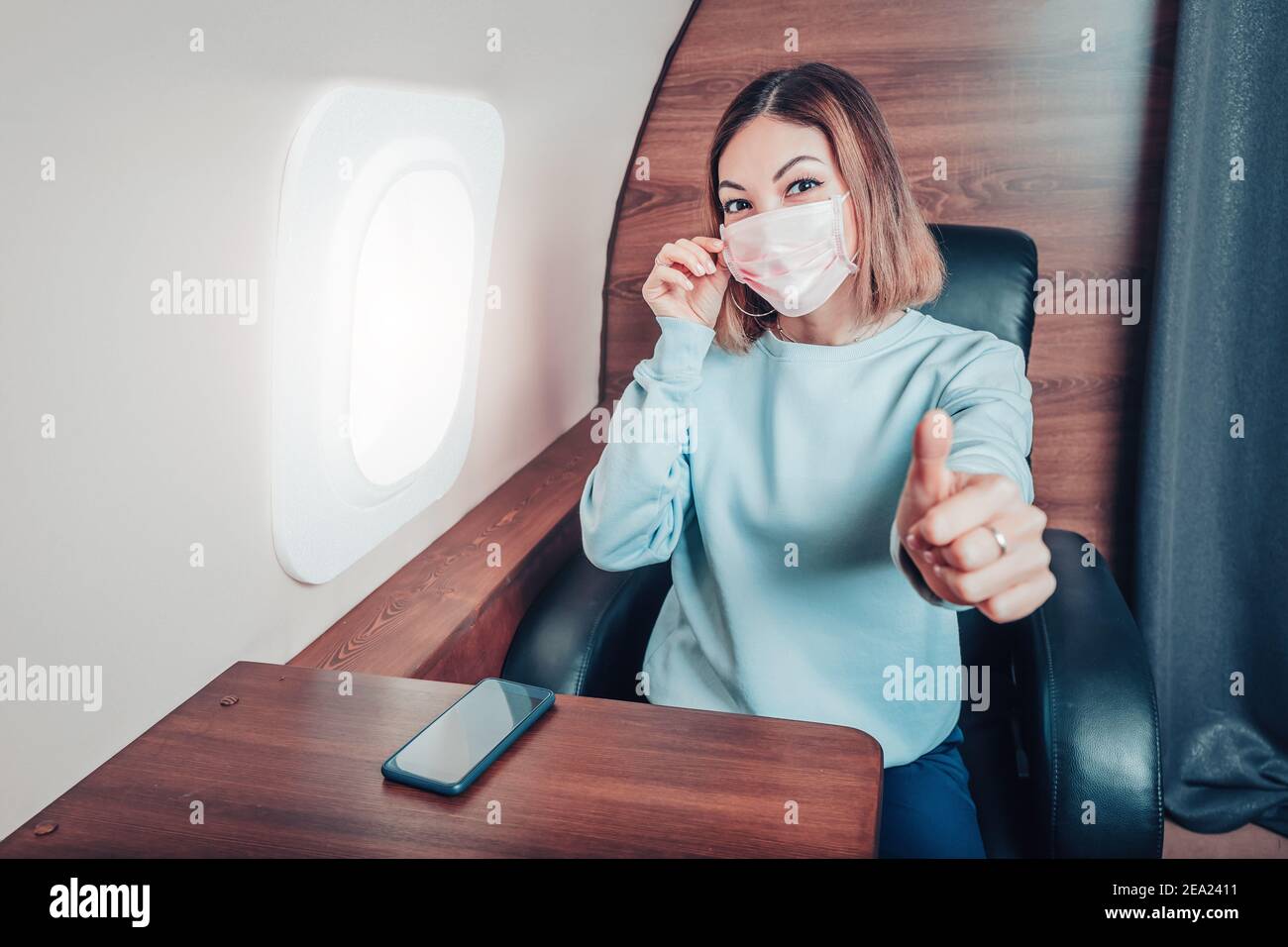 Business class flight face mask hi-res stock photography and images - Alamy
