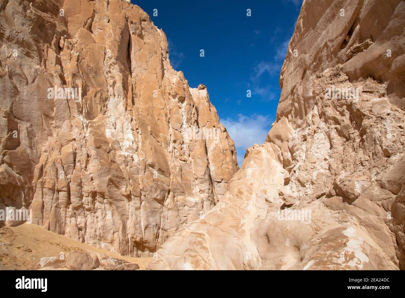 Sinai egypt sandstone rocks hi-res stock photography and images - Alamy