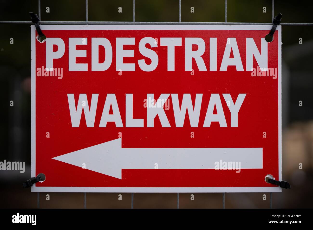 Pedestrian walkway sign hi-res stock photography and images - Alamy