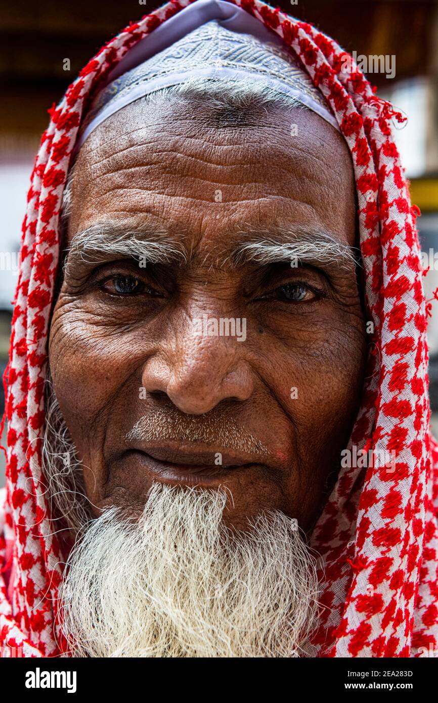 Sufi man, Hazrat Shah Jalal mosque and tomb, Sylhet, Bangladesh Stock Photo - Alamy
