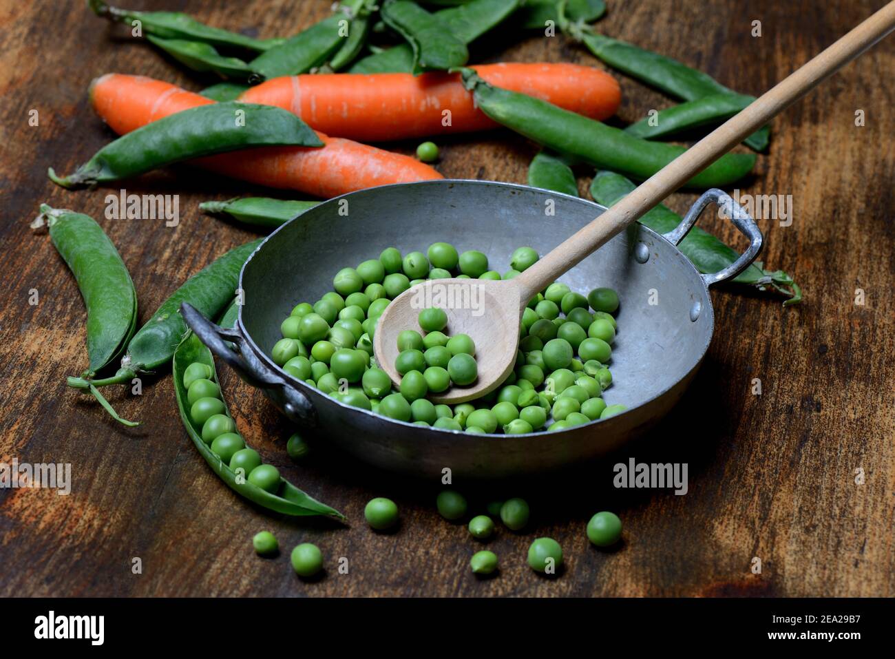 Peas spoon bowl hi-res stock photography and images - Alamy