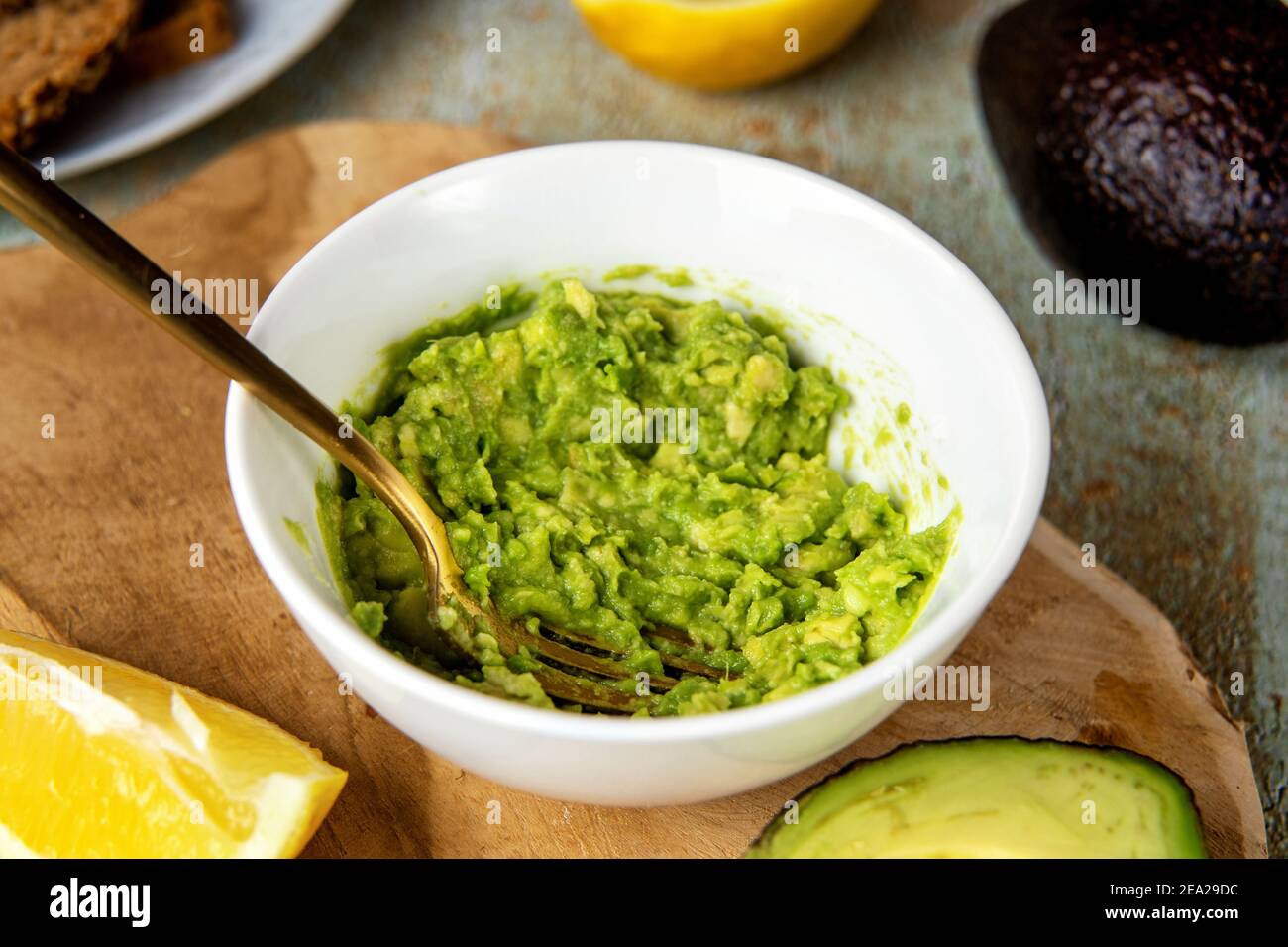 Mashed avocado toast hi-res stock photography and images - Alamy