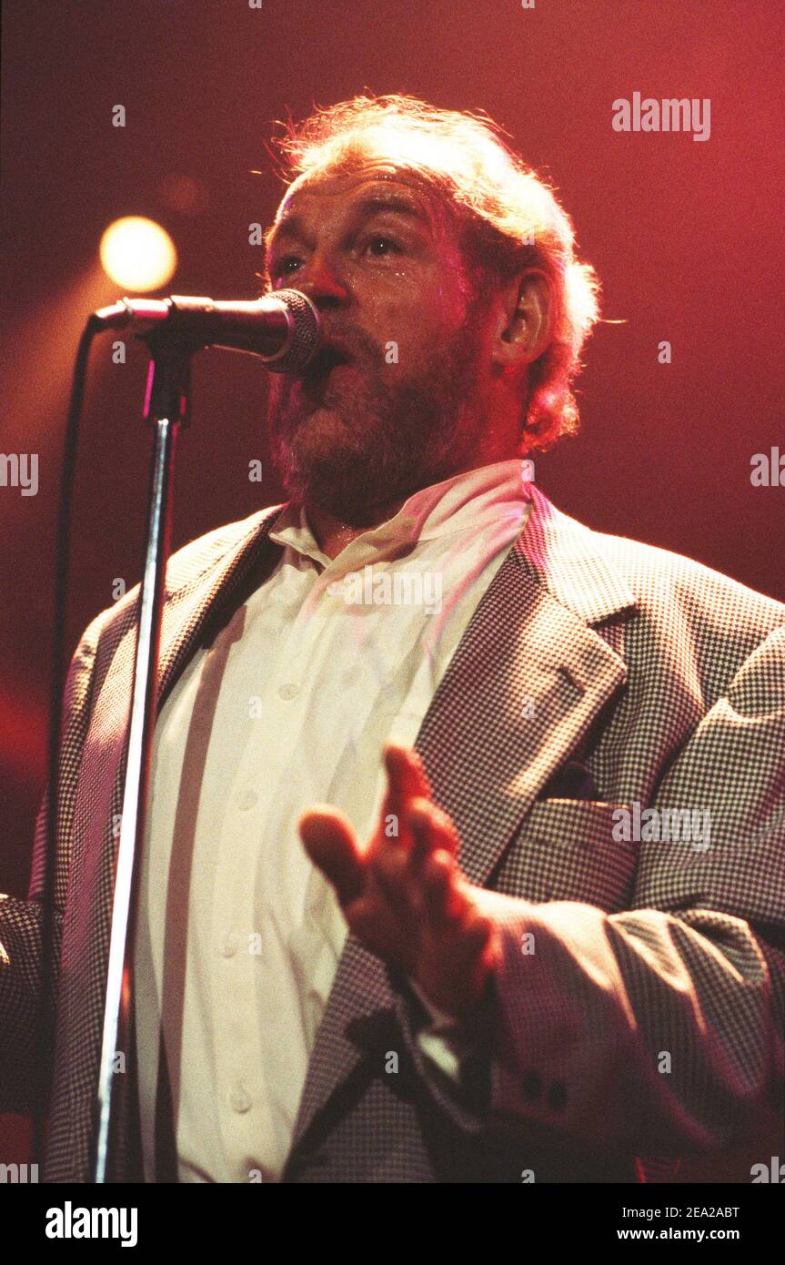 Robert cocker hi-res stock photography and images - Alamy