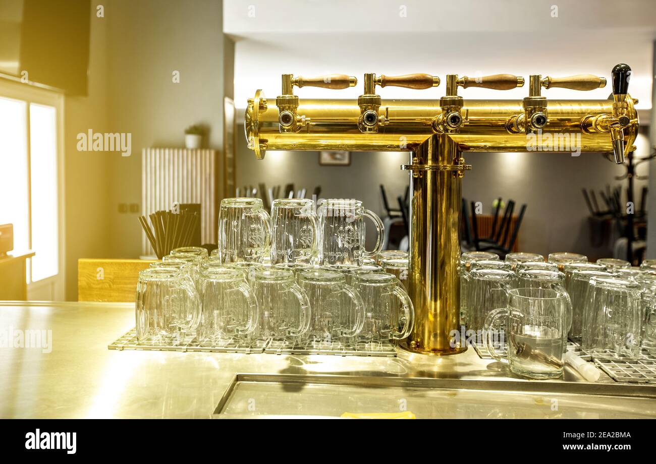 Empty bar pump hi-res stock photography and images - Alamy