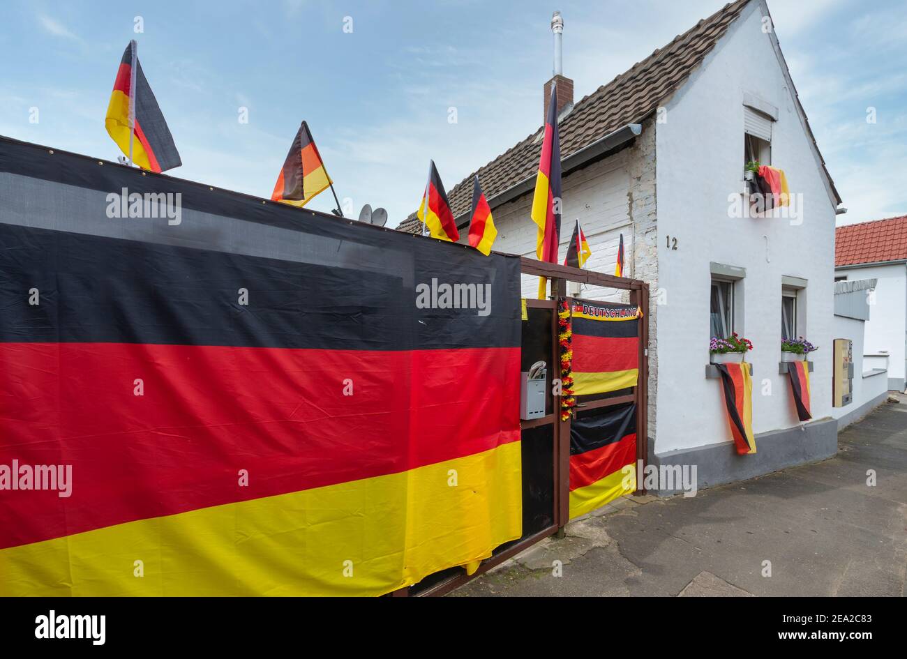 Gold flag hi-res stock photography and images - Alamy