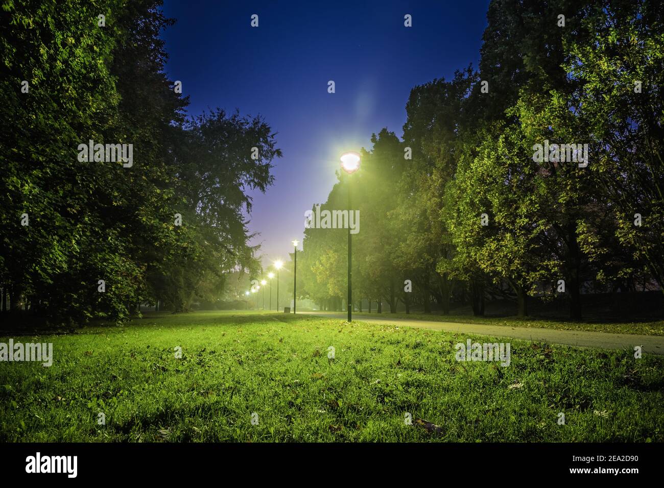 Countryside street lamps night hi-res stock photography and images - Alamy