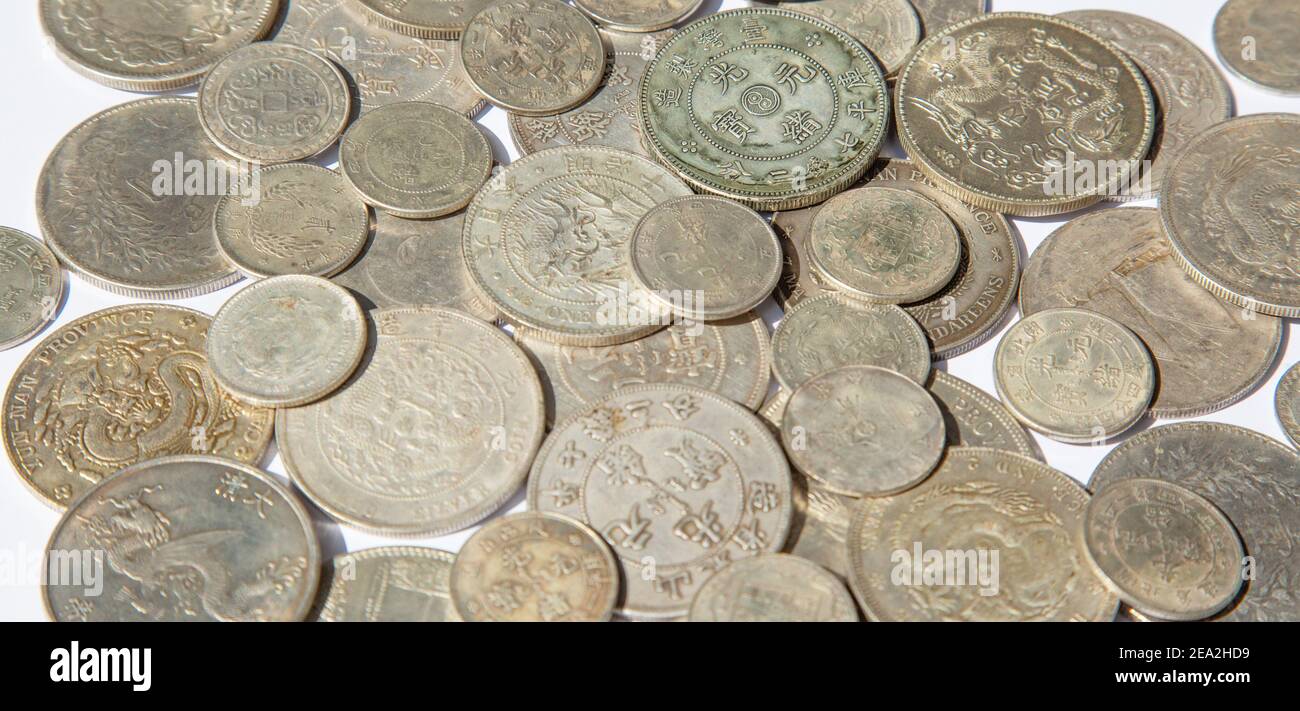 Huge pile of coins hi-res stock photography and images - Alamy
