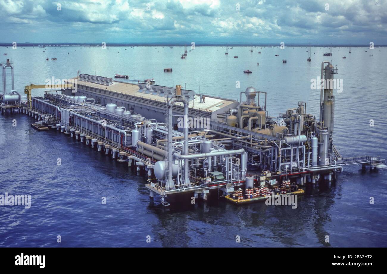LAKE MARACAIBO, VENEZUELA, OCTOBER 1988 - Aerial of Lagoven oil company ...