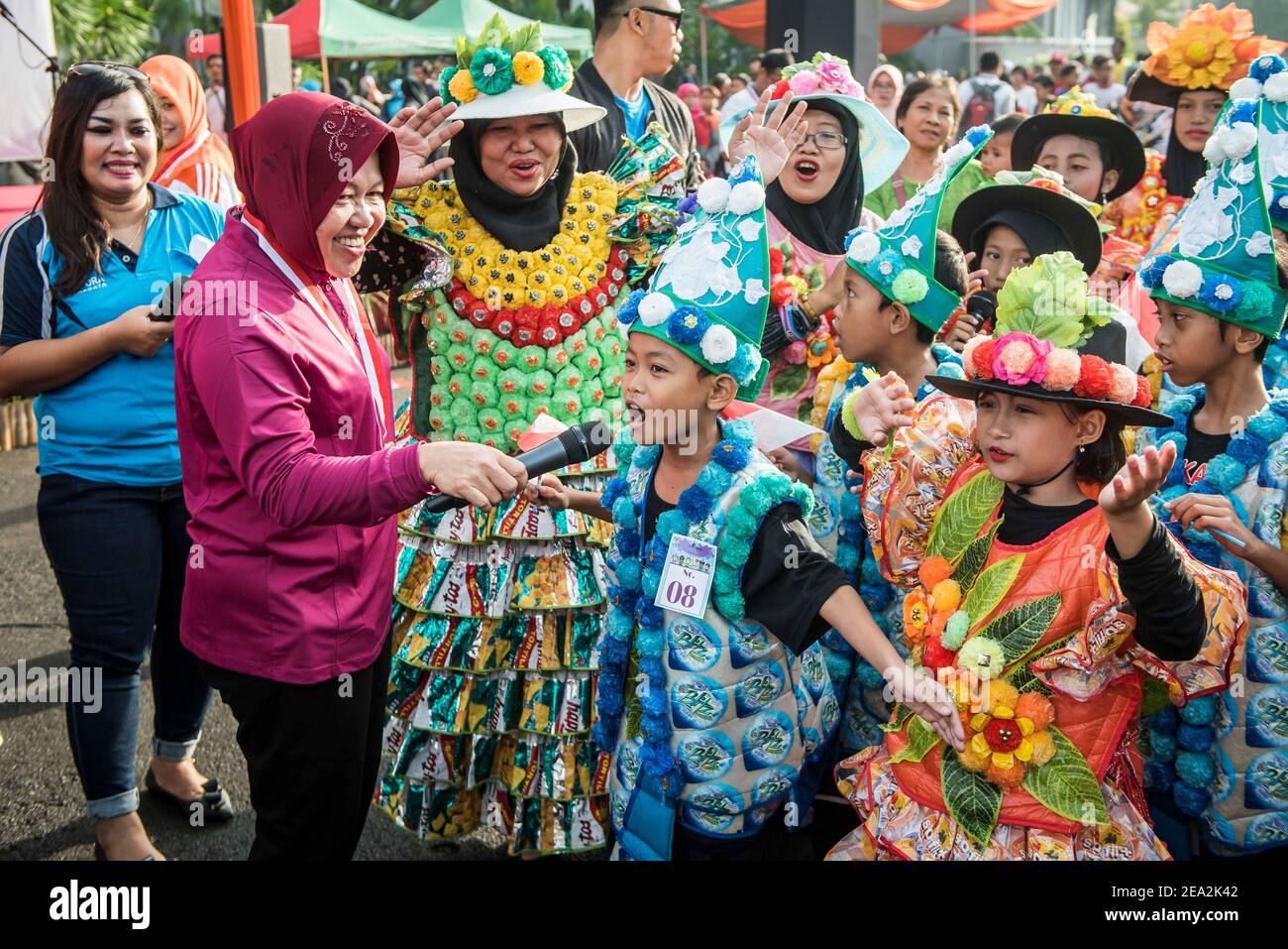 Hijab fashion show hi-res stock photography and images - Alamy