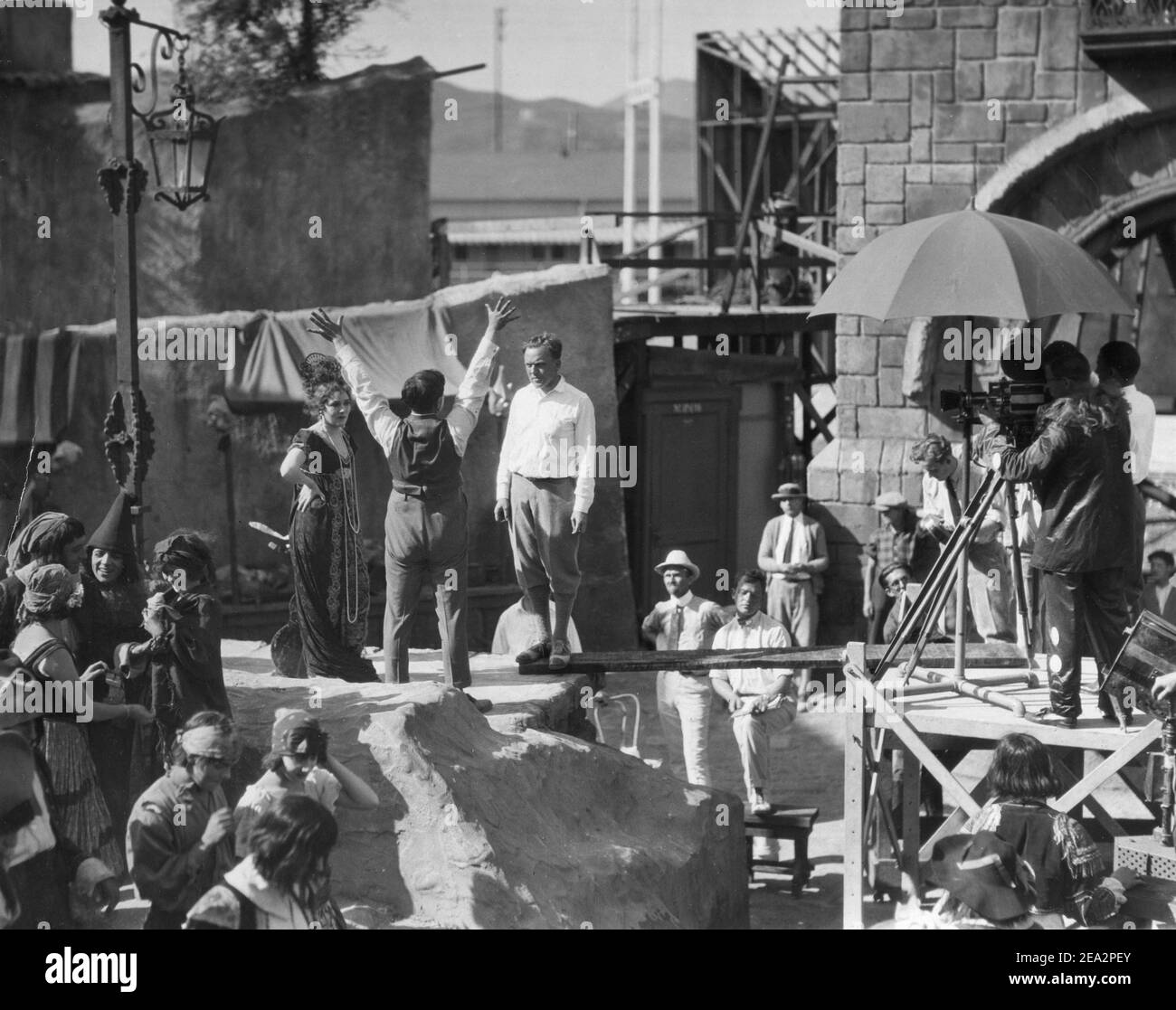 1920s movie set street Black and White Stock Photos & Images - Alamy