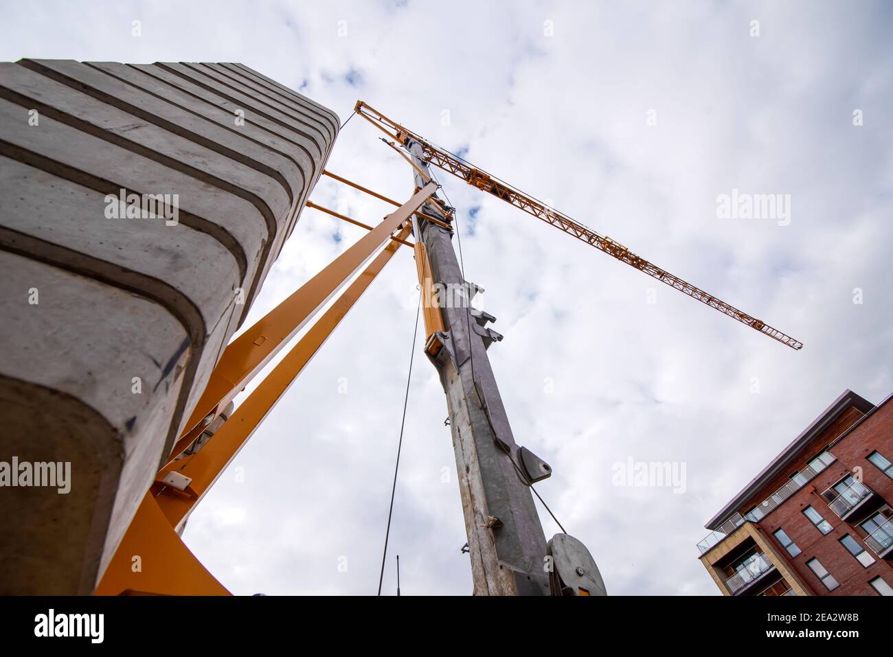 Tower crane concrete counterweight hi-res stock photography and images ...