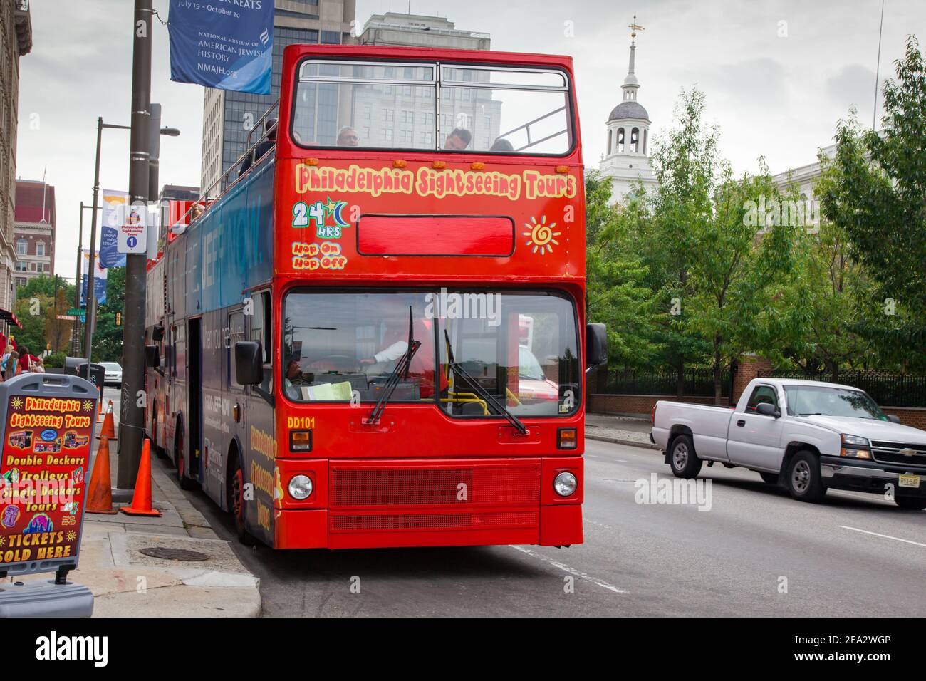 Pennsylvania philadelphia double decker tour bus hi-res stock ...