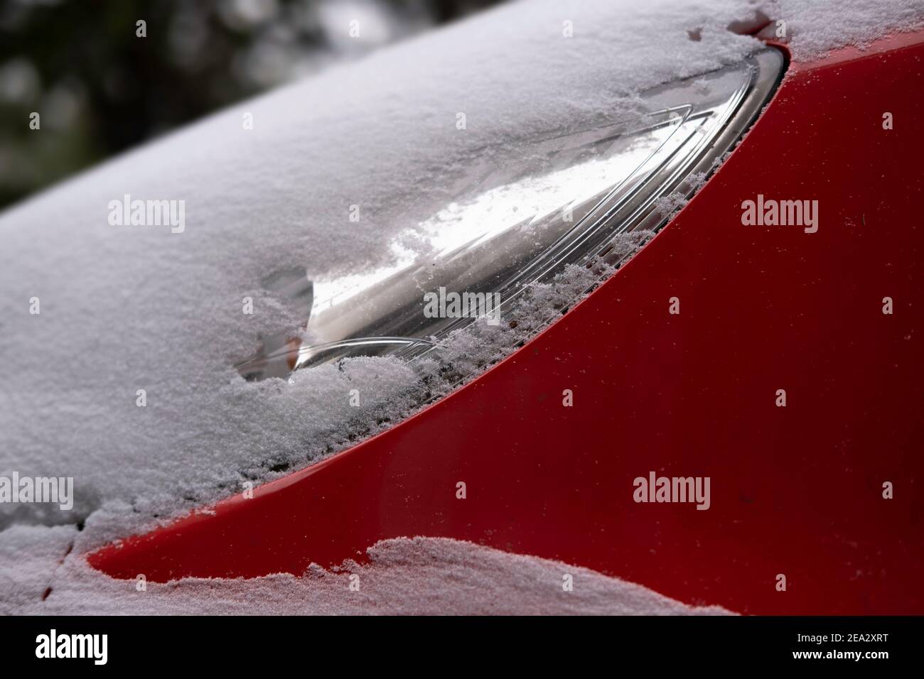 Car headlight in snow winter hi-res stock photography and images - Alamy