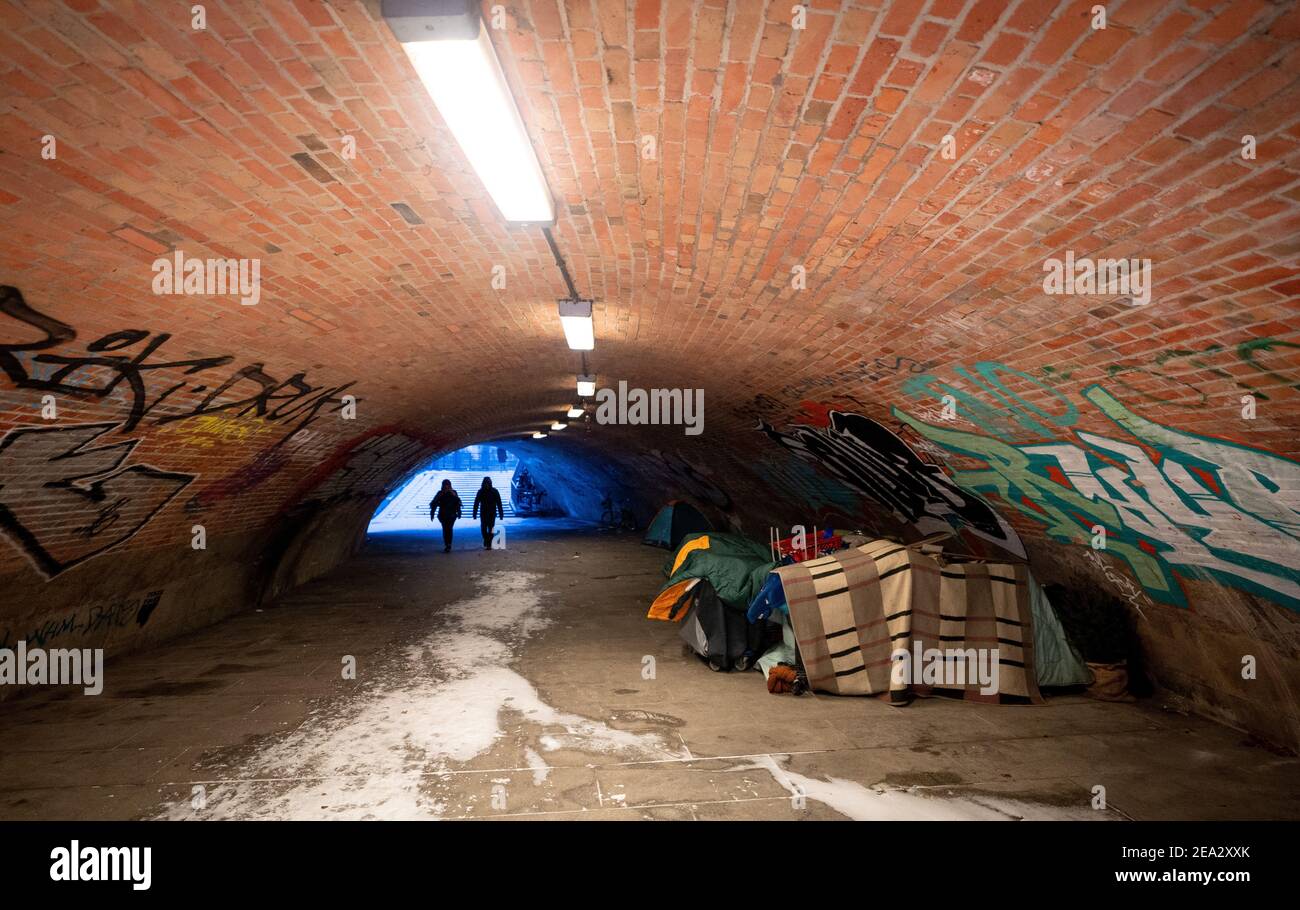 Homeless tunnel hi-res stock photography and images - Alamy