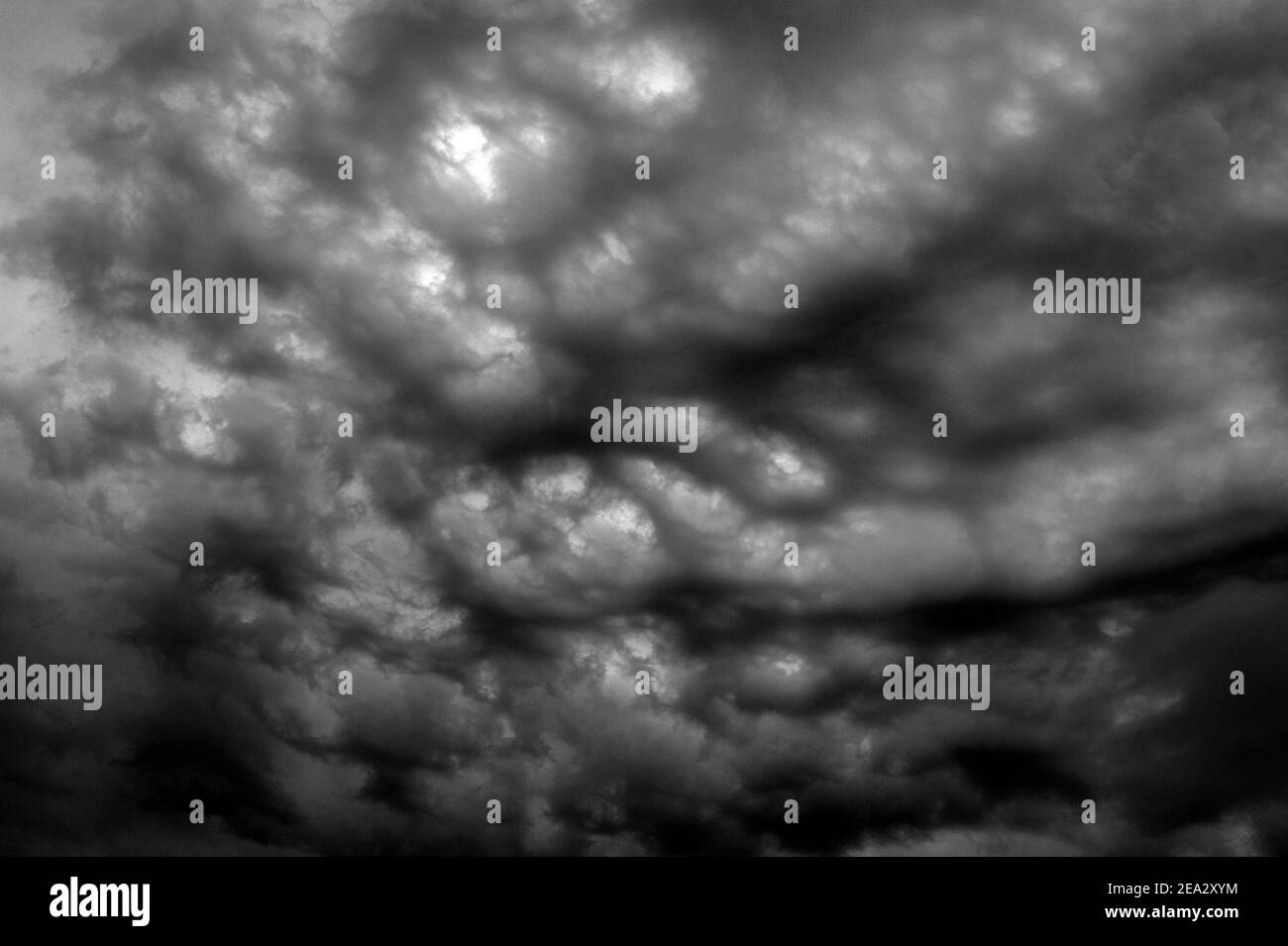 Opacus clouds hi-res stock photography and images - Alamy