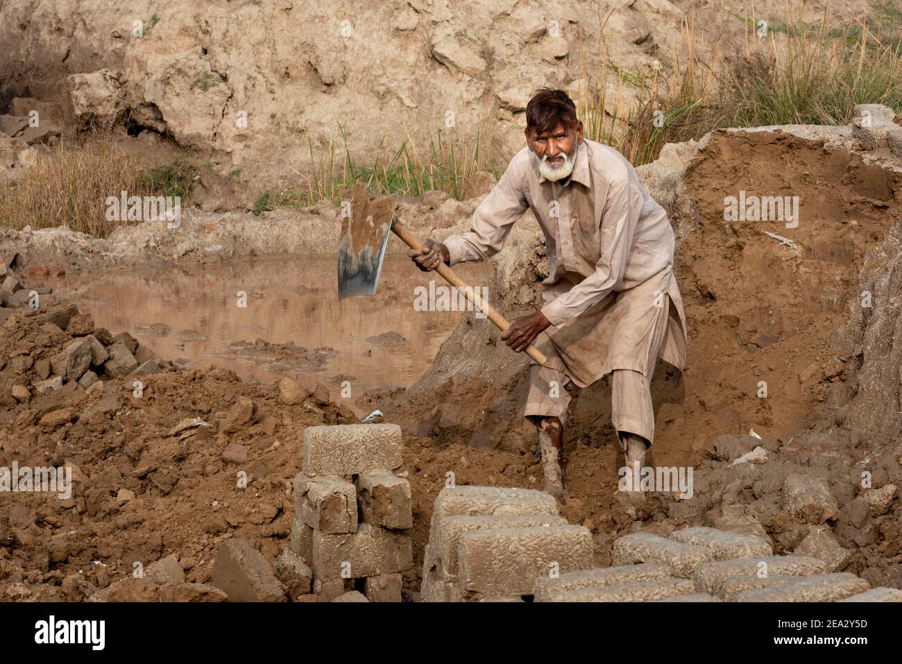 Brick kiln/factory near Lahore, Punjab, Pakistan Stock Photo - Alamy