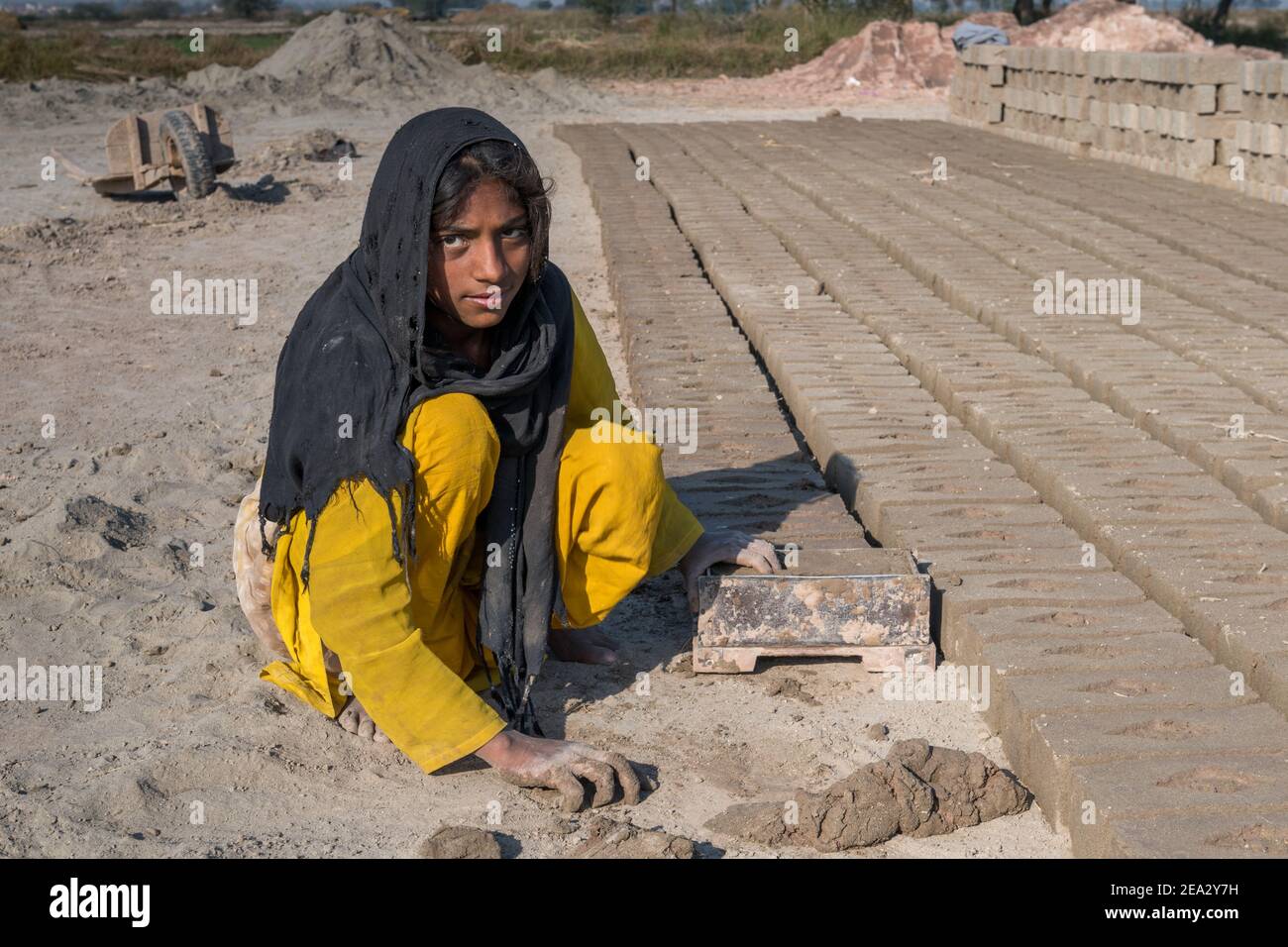 Brick kiln/factory near Lahore, Punjab, Pakistan Stock Photo - Alamy