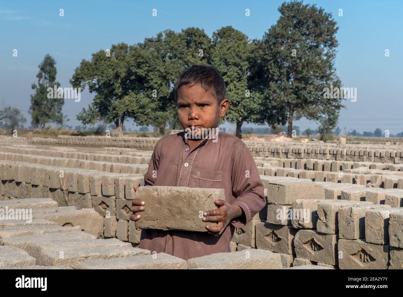 Brick kiln/factory near Lahore, Punjab, Pakistan Stock Photo - Alamy