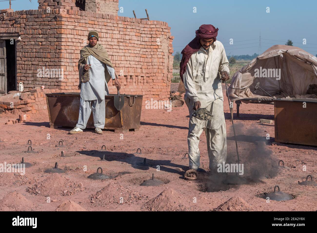 Brick kiln/factory near Lahore, Punjab, Pakistan Stock Photo - Alamy