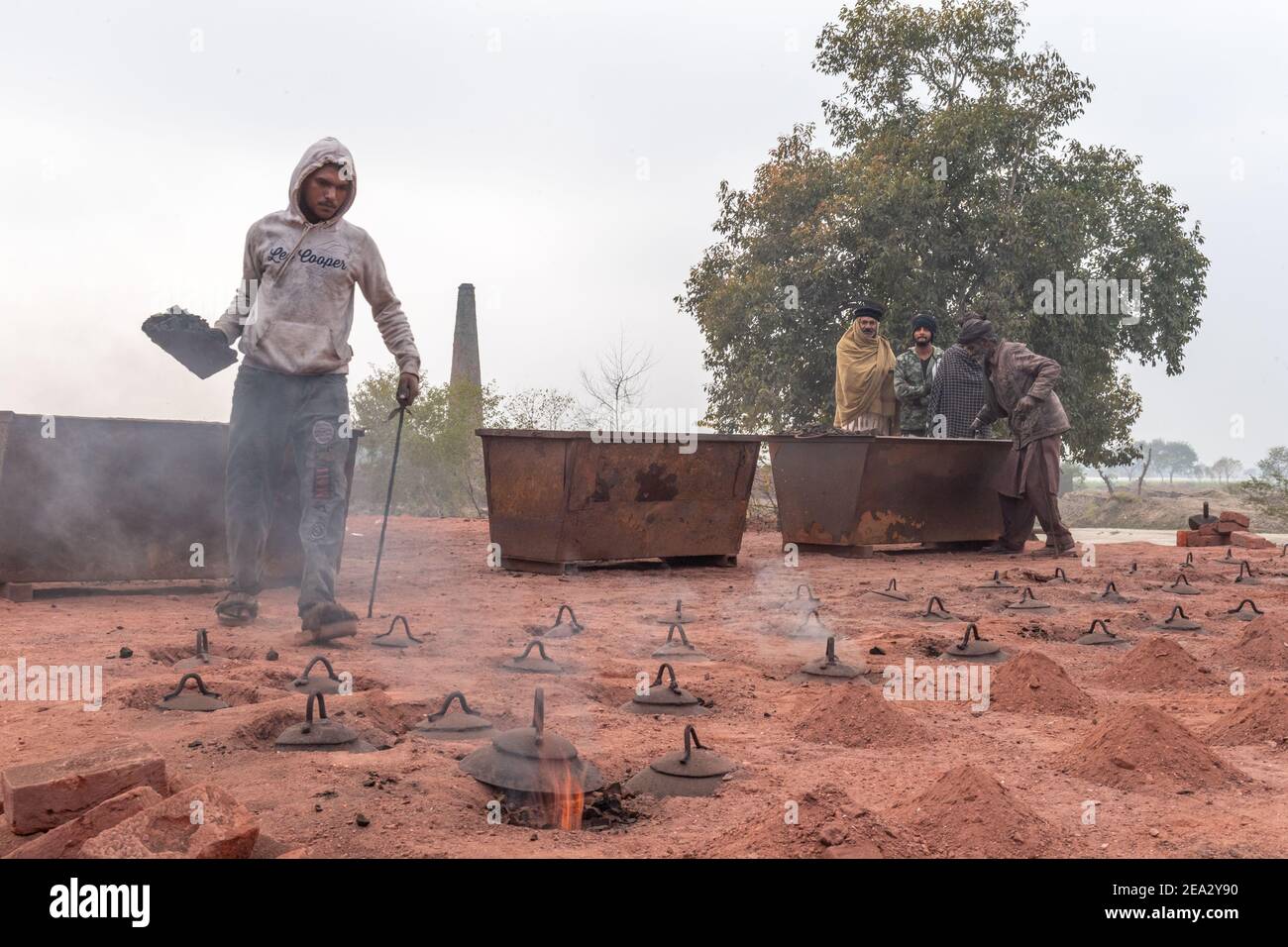 Brick kiln/factory near Lahore, Punjab, Pakistan Stock Photo - Alamy