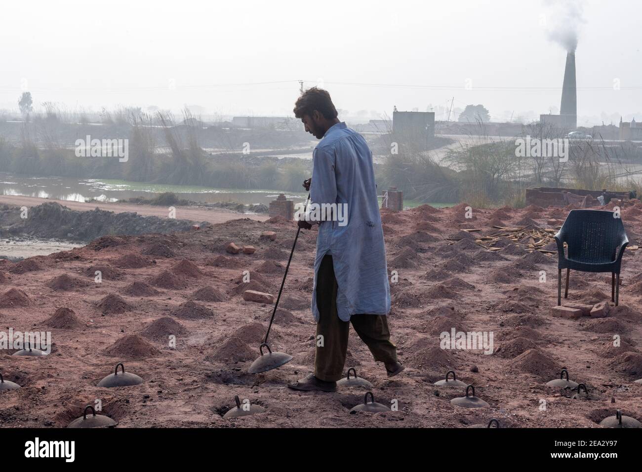 Lahore pakistan pollution hi-res stock photography and images - Alamy