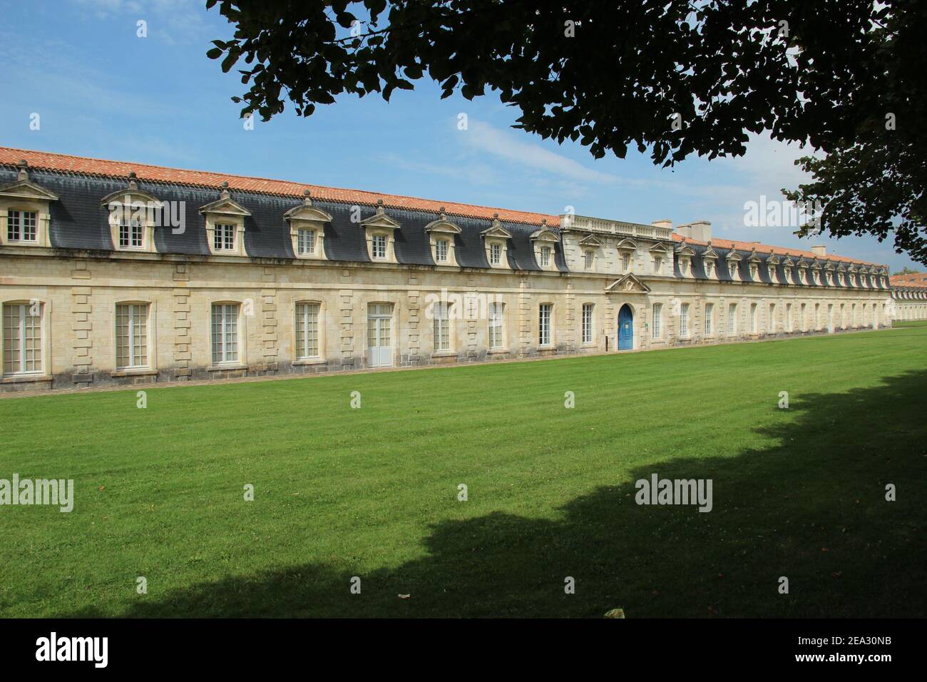 Old factory building france hi-res stock photography and images - Alamy