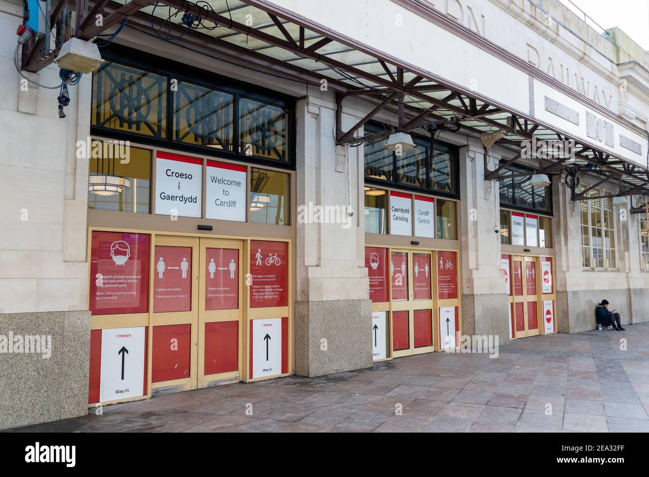 Cardiff central train station hi-res stock photography and images - Alamy