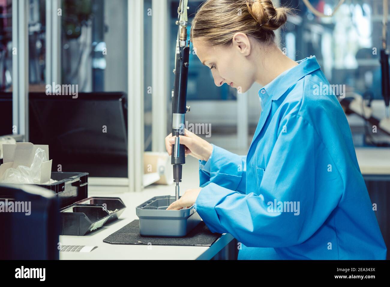 Assembling process hi-res stock photography and images - Alamy