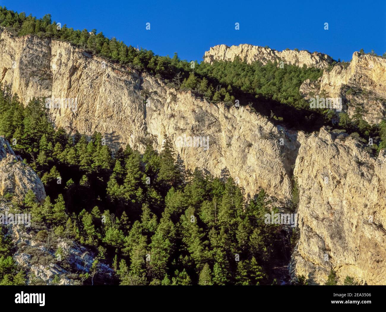 limestone ridges of the london hills near cardwell, montana Stock Photo ...