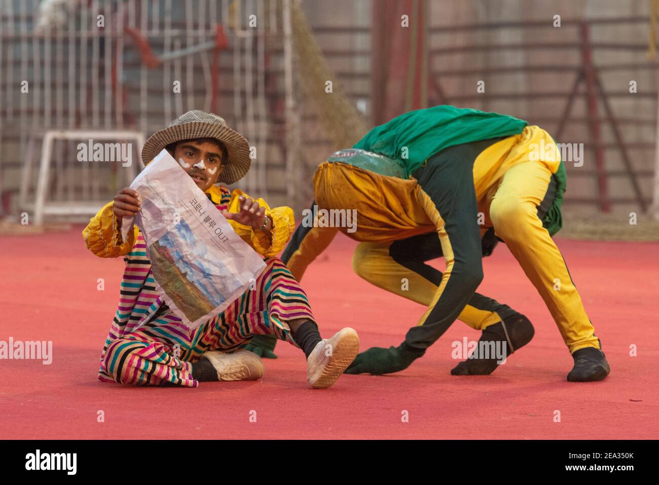 Lucky Irani Circus performing in Nankana Sahib, Punjab, Pakistan Stock ...